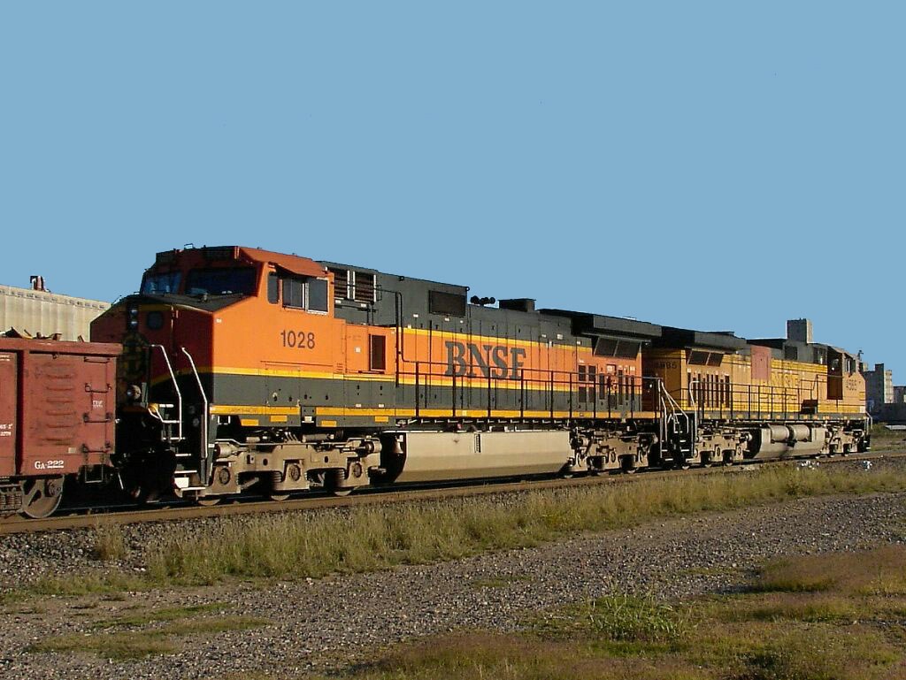 BNSF 1028